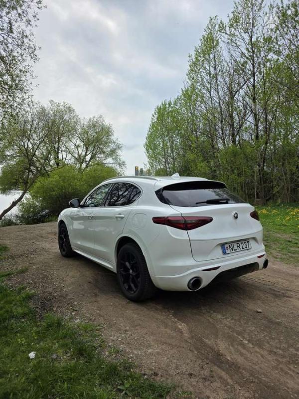 White Alfa Romeo Stelvio 2020 in Vilnius, with an engine capacity of 2.00 L and mileage of 84 thousand km for 26000 €, photo 6 on AUTOMOTO.COM.LV