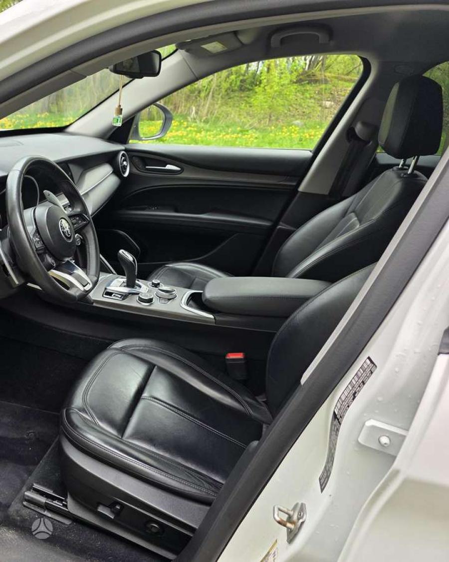 Balts Alfa Romeo Stelvio 2020 Viļņa, ar dzinēja tilpumu 2.00 L un nobraukumu 84 tūkst. km par 26000 €, foto 10 vietnē AUTOMOTO.COM.LV