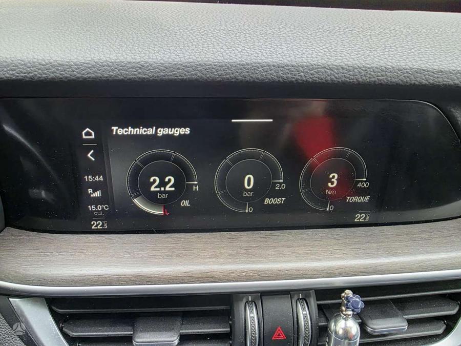 Balts Alfa Romeo Stelvio 2020 Viļņa, ar dzinēja tilpumu 2.00 L un nobraukumu 84 tūkst. km par 26000 €, foto 13 vietnē AUTOMOTO.COM.LV