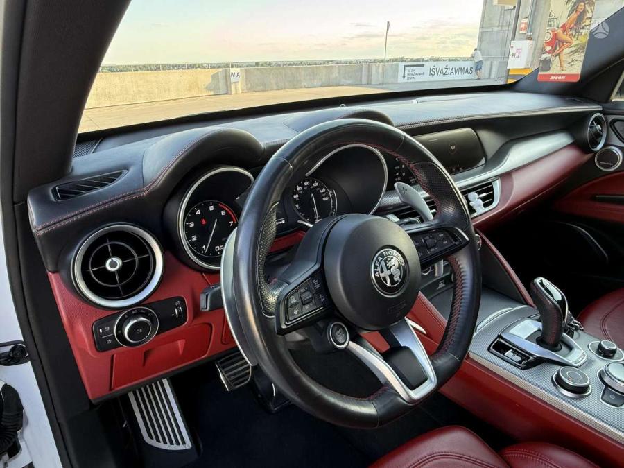 Белый Альфа Ромео Стелвио 2021 в Вильнюс, объемом двигателя 2.00 л и пробегом 79 тыс. км за 26600 €, фото 16 на AUTOMOTO.COM.LV