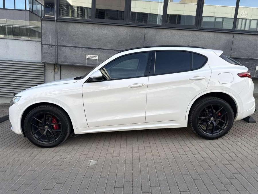 White Alfa Romeo Stelvio 2021 in Vilnius, with an engine capacity of 2.00 L and mileage of 64 thousand km for 18900 €, photo 4 on AUTOMOTO.COM.LV