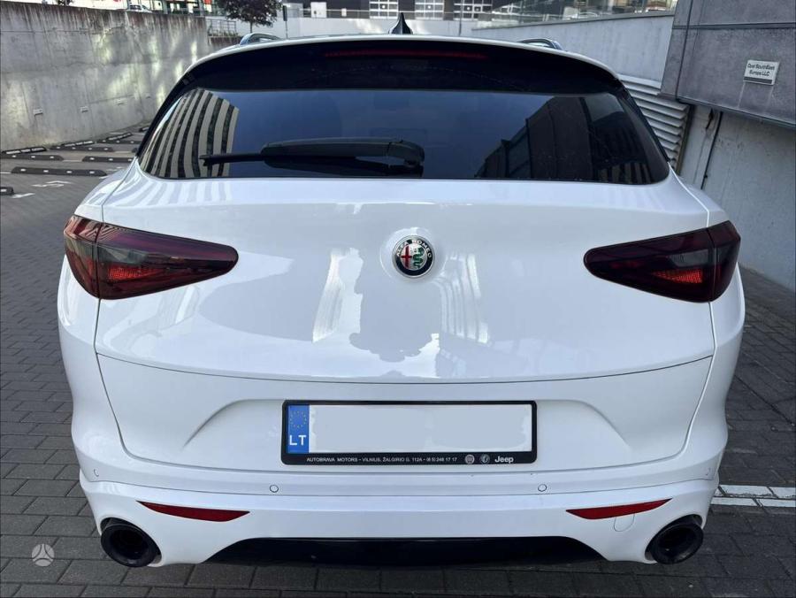 White Alfa Romeo Stelvio 2021 in Vilnius, with an engine capacity of 2.00 L and mileage of 64 thousand km for 18900 €, photo 9 on AUTOMOTO.COM.LV