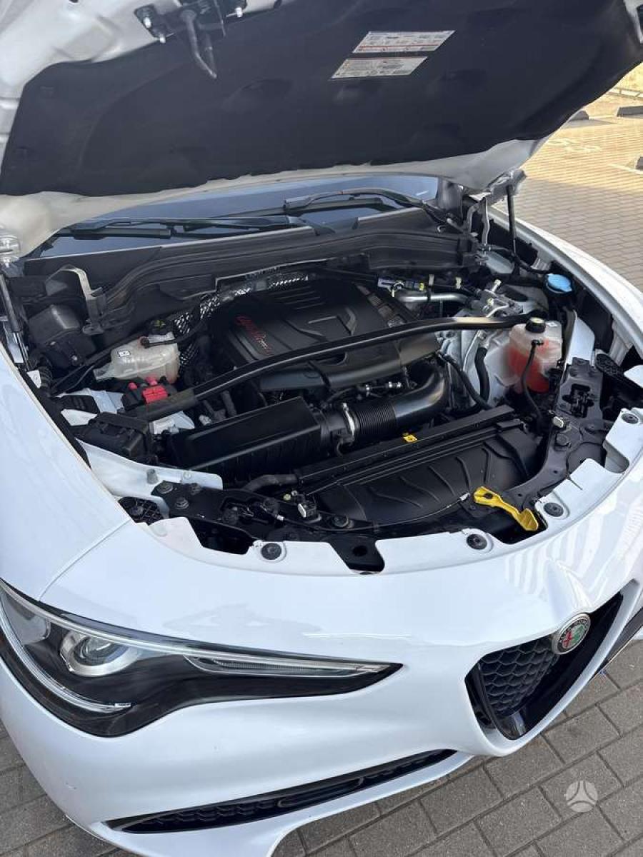White Alfa Romeo Stelvio 2021 in Vilnius, with an engine capacity of 2.00 L and mileage of 64 thousand km for 18900 €, photo 11 on AUTOMOTO.COM.LV