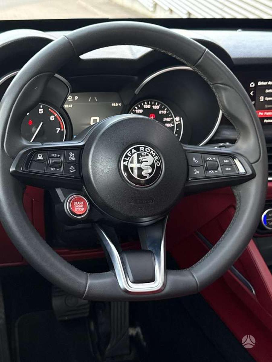 White Alfa Romeo Stelvio 2021 in Vilnius, with an engine capacity of 2.00 L and mileage of 64 thousand km for 18900 €, photo 12 on AUTOMOTO.COM.LV