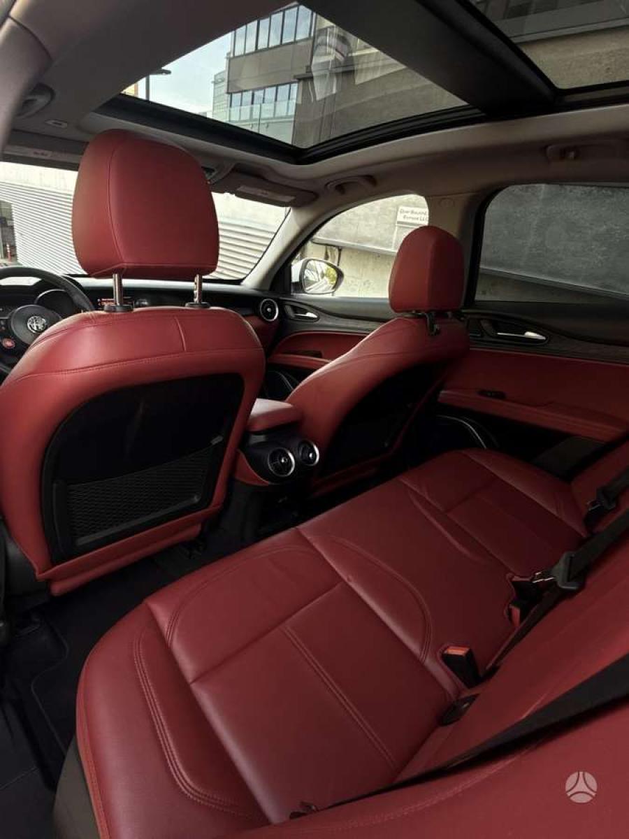 White Alfa Romeo Stelvio 2021 in Vilnius, with an engine capacity of 2.00 L and mileage of 64 thousand km for 18900 €, photo 15 on AUTOMOTO.COM.LV