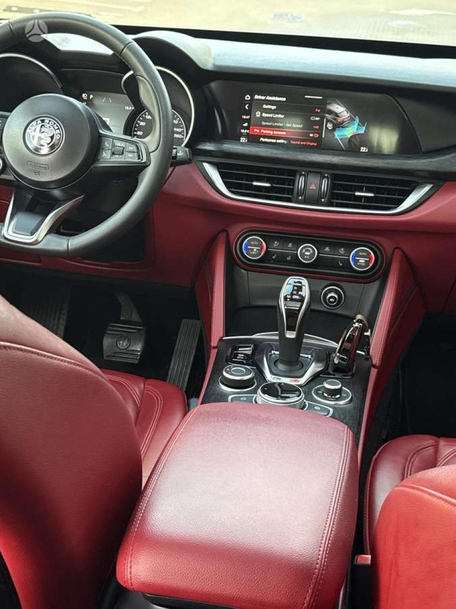 White Alfa Romeo Stelvio 2021 in Vilnius, with an engine capacity of 2.00 L and mileage of 64 thousand km for 18900 €, photo 16 on AUTOMOTO.COM.LV