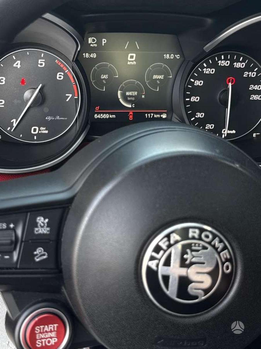 White Alfa Romeo Stelvio 2021 in Vilnius, with an engine capacity of 2.00 L and mileage of 64 thousand km for 18900 €, photo 18 on AUTOMOTO.COM.LV