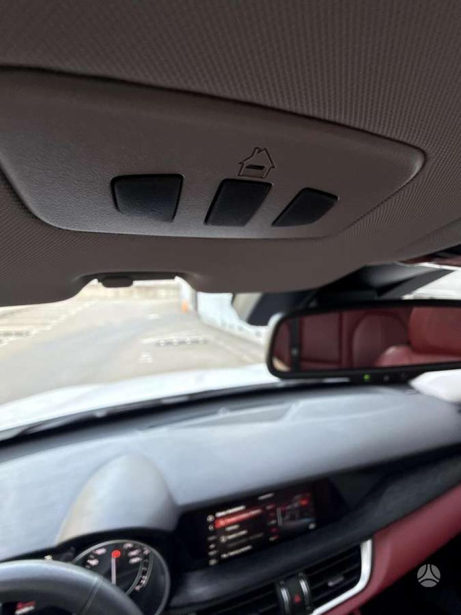 White Alfa Romeo Stelvio 2021 in Vilnius, with an engine capacity of 2.00 L and mileage of 64 thousand km for 18900 €, photo 22 on AUTOMOTO.COM.LV