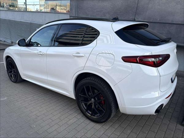 Balts Alfa Romeo Stelvio 2021 Viļņa, ar dzinēja tilpumu 2.00 L un nobraukumu 64 tūkst. km par 18900 €, foto 2 vietnē AUTOMOTO.COM.LV