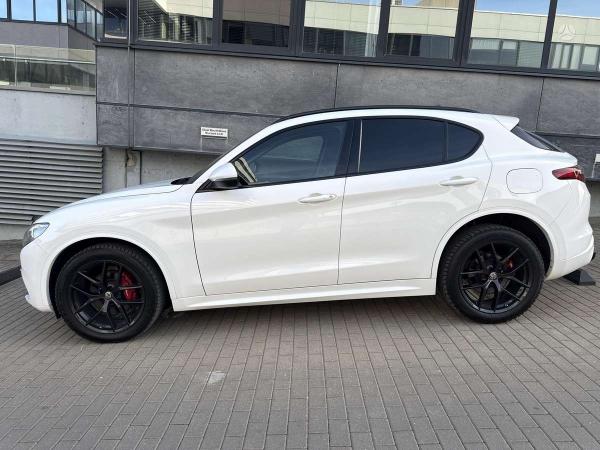 Balts Alfa Romeo Stelvio 2021 Viļņa, ar dzinēja tilpumu 2.00 L un nobraukumu 64 tūkst. km par 18900 €, foto 3 vietnē AUTOMOTO.COM.LV