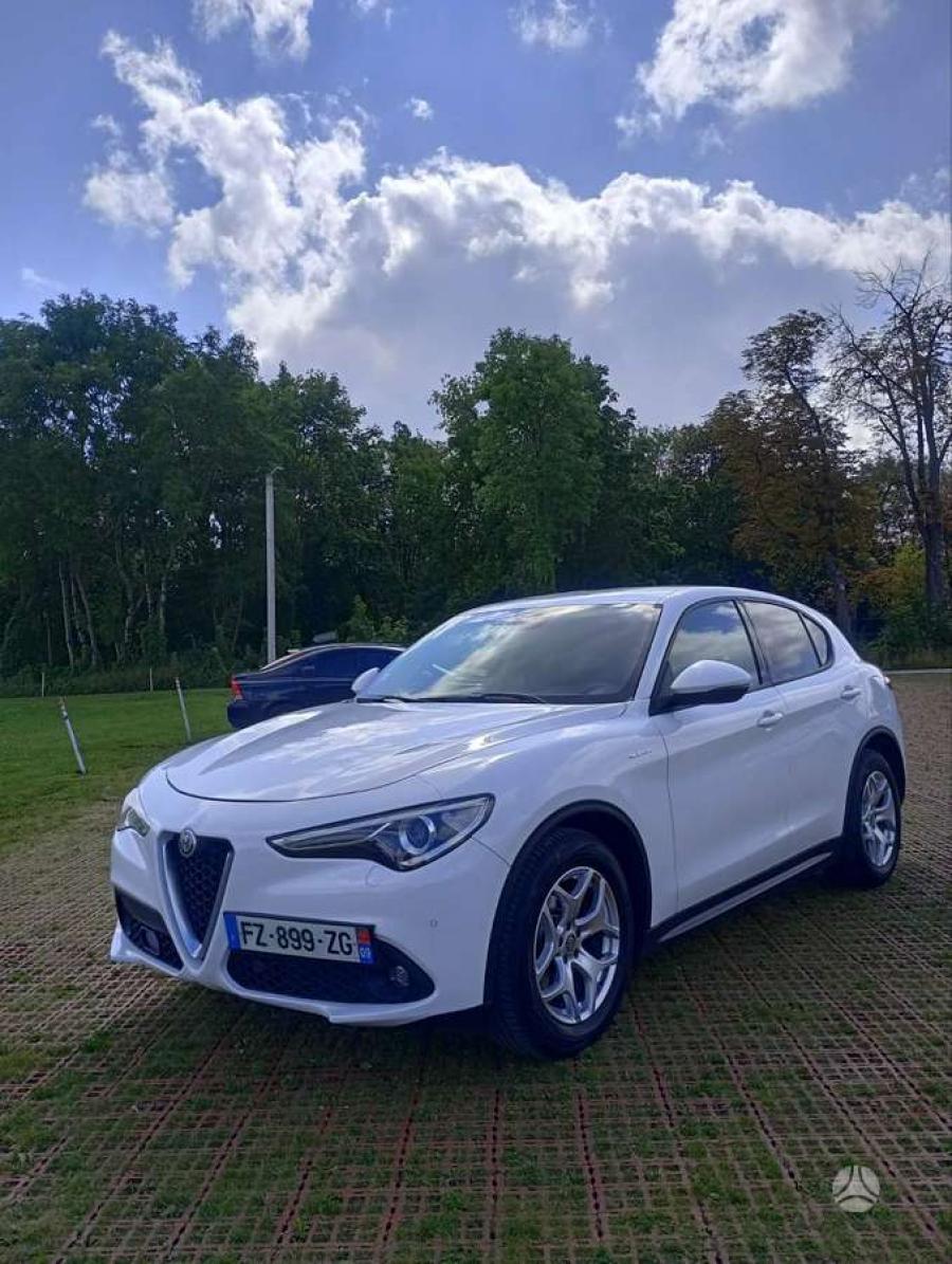 White Alfa Romeo Stelvio 2021 in Kaunas, with an engine capacity of 2.14 L and mileage of 237 thousand km for 13150 €, photo 1 on AUTOMOTO.COM.LV