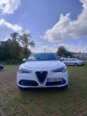 White Alfa Romeo Stelvio 2021 in Kaunas, with an engine capacity of 2.14 L and mileage of 237 thousand km for 13150 €, photo 3 on AUTOMOTO.COM.LV