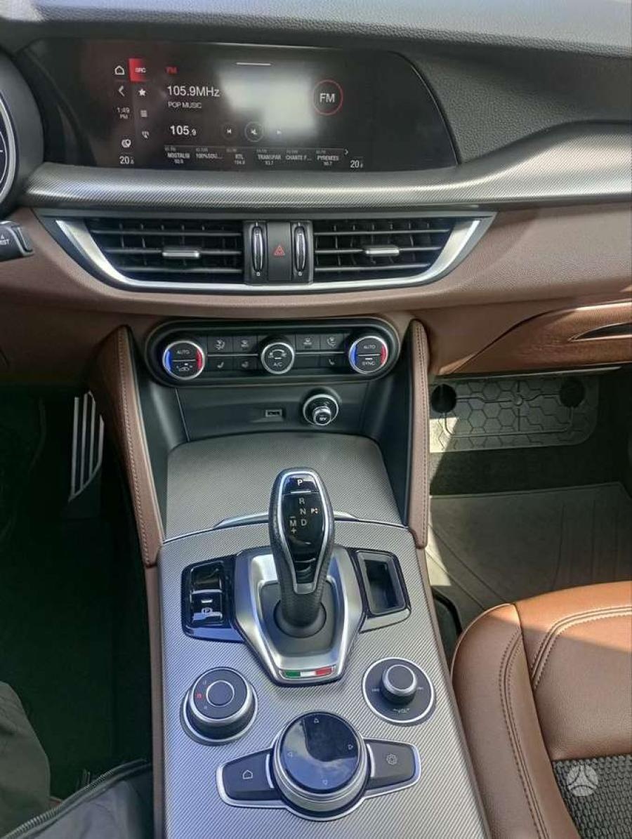 White Alfa Romeo Stelvio 2021 in Kaunas, with an engine capacity of 2.14 L and mileage of 237 thousand km for 13150 €, photo 17 on AUTOMOTO.COM.LV