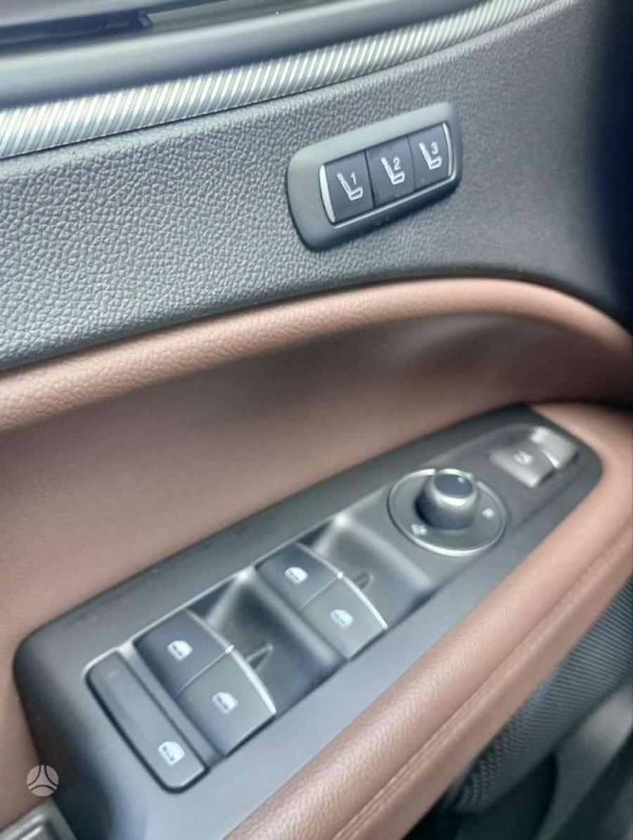 White Alfa Romeo Stelvio 2021 in Kaunas, with an engine capacity of 2.14 L and mileage of 237 thousand km for 13150 €, photo 18 on AUTOMOTO.COM.LV