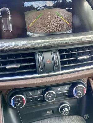 White Alfa Romeo Stelvio 2021 in Kaunas, with an engine capacity of 2.14 L and mileage of 237 thousand km for 13150 €, photo 19 on AUTOMOTO.COM.LV