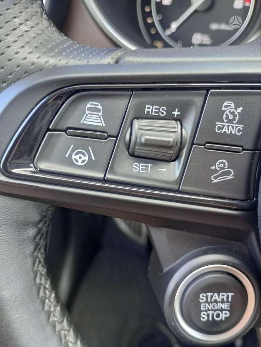 White Alfa Romeo Stelvio 2021 in Kaunas, with an engine capacity of 2.14 L and mileage of 237 thousand km for 13150 €, photo 20 on AUTOMOTO.COM.LV