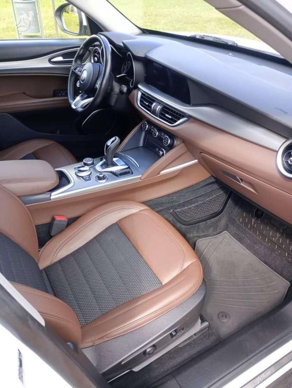 Белый Альфа Ромео Стелвио 2021 в Каунас, объемом двигателя 2.14 л и пробегом 237 тыс. км за 13150 €, фото 10 на AUTOMOTO.COM.LV