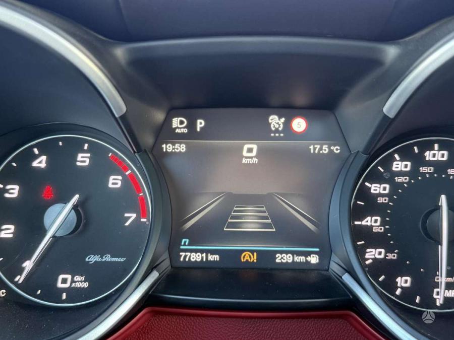 Белый Альфа Ромео Стелвио 2021 в Вильнюс, объемом двигателя 2.00 л и пробегом 79 тыс. км за 24999 €, фото 44 на AUTOMOTO.COM.LV