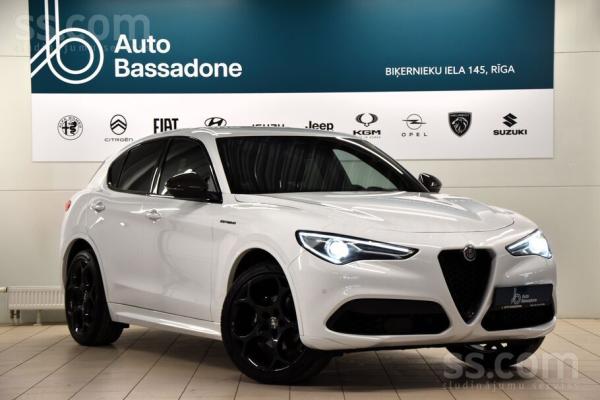 White Alfa Romeo Stelvio 2023 in Riga, with an engine capacity of 2.00 L and mileage of 20 thousand km for 44490 €, photo 3 on AUTOMOTO.COM.LV