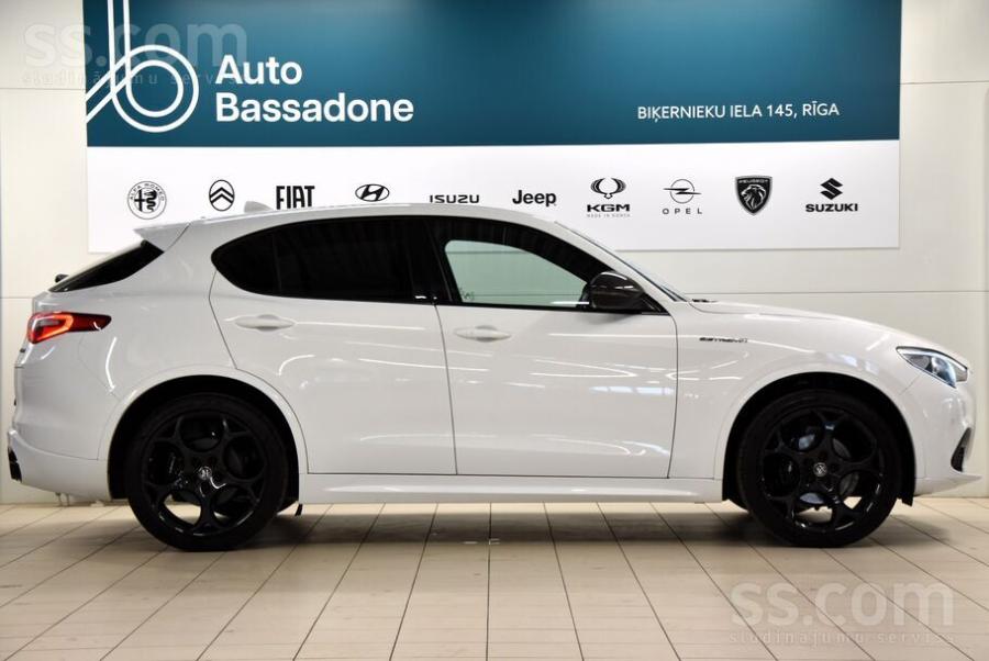 Balts Alfa Romeo Stelvio 2023 Rīga, ar dzinēja tilpumu 2.00 L un nobraukumu 20 tūkst. km par 44490 €, foto 5 vietnē AUTOMOTO.COM.LV