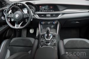 Balts Alfa Romeo Stelvio 2023 Rīga, ar dzinēja tilpumu 2.00 L un nobraukumu 20 tūkst. km par 44490 €, foto 10 vietnē AUTOMOTO.COM.LV