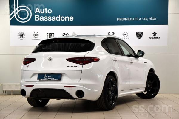 White Alfa Romeo Stelvio 2023 in Riga, with an engine capacity of 2.00 L and mileage of 20 thousand km for 44490 €, photo 6 on AUTOMOTO.COM.LV