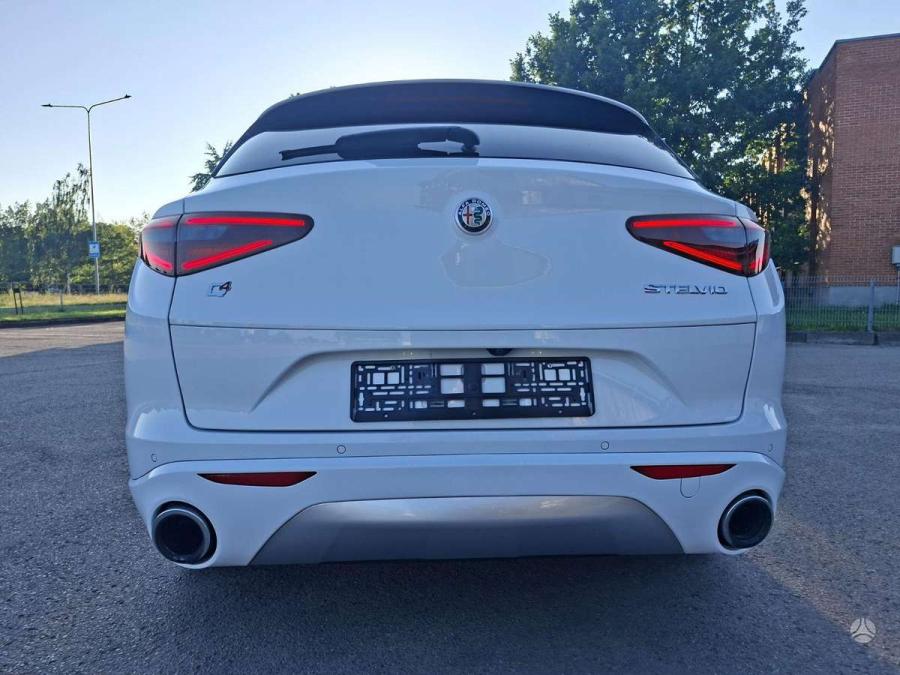 Balts Alfa Romeo Stelvio 2020 Radviliškis, ar dzinēja tilpumu 2.00 L un nobraukumu 85 tūkst. km par 19200 €, foto 15 vietnē AUTOMOTO.COM.LV