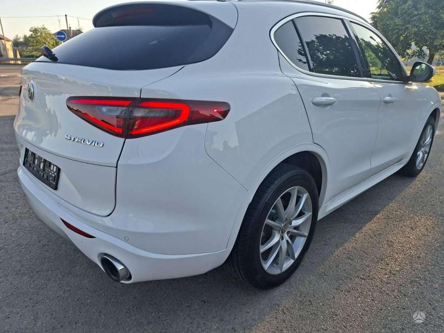 Balts Alfa Romeo Stelvio 2020 Radviliškis, ar dzinēja tilpumu 2.00 L un nobraukumu 85 tūkst. km par 19200 €, foto 21 vietnē AUTOMOTO.COM.LV