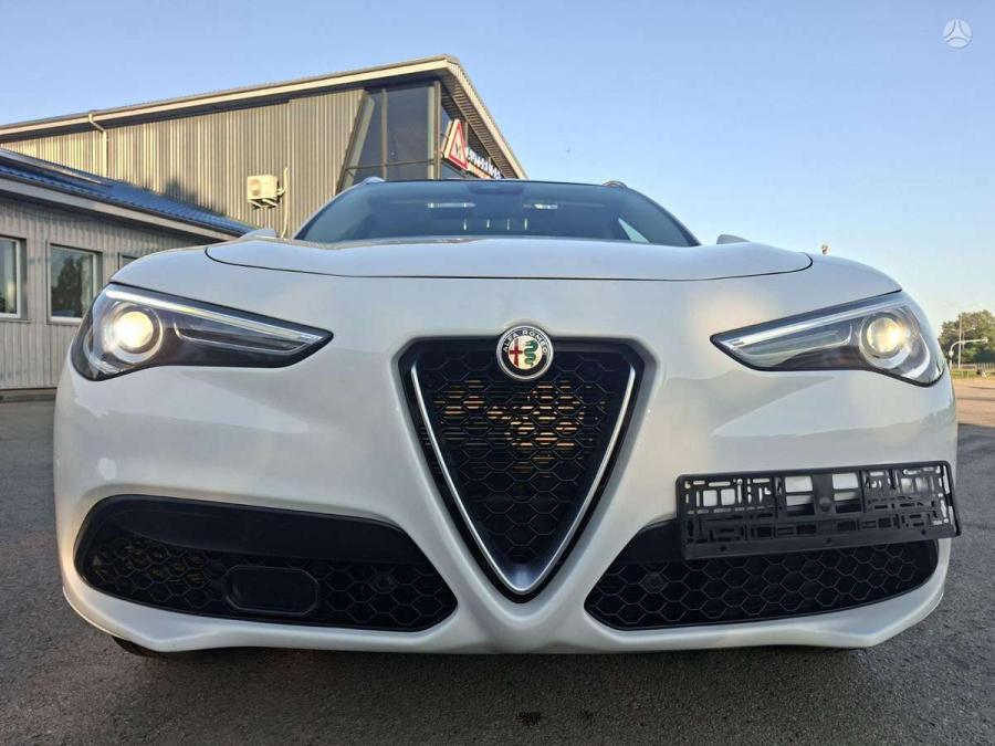 Balts Alfa Romeo Stelvio 2020 Radviliškis, ar dzinēja tilpumu 2.00 L un nobraukumu 85 tūkst. km par 19200 €, foto 32 vietnē AUTOMOTO.COM.LV