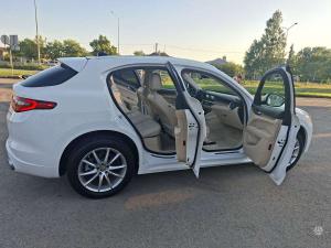 Balts Alfa Romeo Stelvio 2020 Radviliškis, ar dzinēja tilpumu 2.00 L un nobraukumu 85 tūkst. km par 19200 €, foto 34 vietnē AUTOMOTO.COM.LV