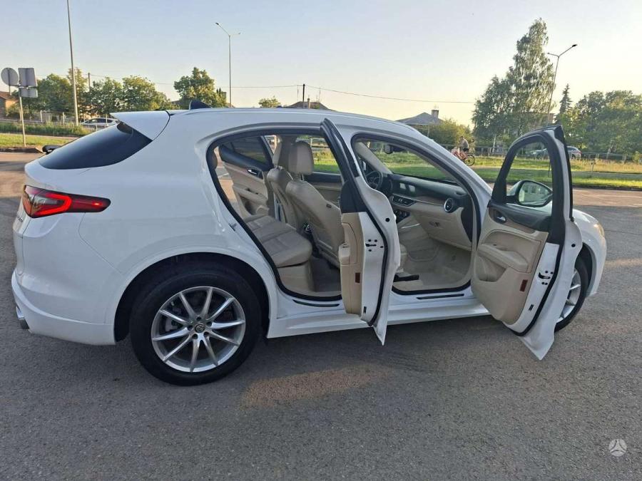 Balts Alfa Romeo Stelvio 2020 Radviliškis, ar dzinēja tilpumu 2.00 L un nobraukumu 85 tūkst. km par 19200 €, foto 34 vietnē AUTOMOTO.COM.LV