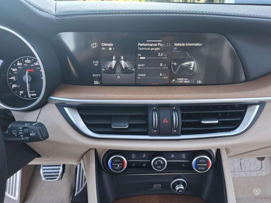 Balts Alfa Romeo Stelvio 2020 Radviliškis, ar dzinēja tilpumu 2.00 L un nobraukumu 85 tūkst. km par 19200 €, foto 40 vietnē AUTOMOTO.COM.LV