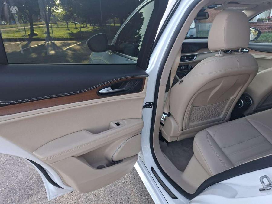 Balts Alfa Romeo Stelvio 2020 Radviliškis, ar dzinēja tilpumu 2.00 L un nobraukumu 85 tūkst. km par 19200 €, foto 43 vietnē AUTOMOTO.COM.LV