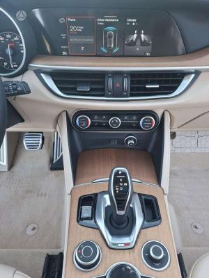 Balts Alfa Romeo Stelvio 2020 Radviliškis, ar dzinēja tilpumu 2.00 L un nobraukumu 85 tūkst. km par 19200 €, foto 47 vietnē AUTOMOTO.COM.LV