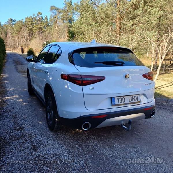 Balts Alfa Romeo Stelvio 2018 Tartu, ar dzinēja tilpumu 2.10 L un nobraukumu 165 tūkst. km par 19000 €, foto  vietnē AUTOMOTO.COM.LV