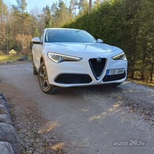 White Alfa Romeo Stelvio 2018 in Tartu, with an engine capacity of 2.10 L and mileage of 165 thousand km for 19000 €, photo 5 on AUTOMOTO.COM.LV