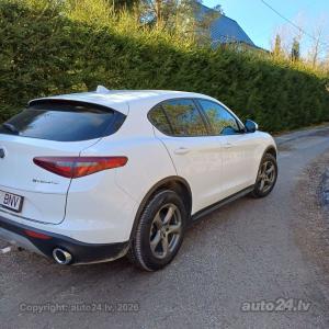 White Alfa Romeo Stelvio 2018 in Tartu, with an engine capacity of 2.10 L and mileage of 165 thousand km for 19000 €, photo 7 on AUTOMOTO.COM.LV