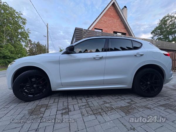 Balts Alfa Romeo Stelvio 2019 Tallina, ar dzinēja tilpumu 2.00 L un nobraukumu 65 tūkst. km par 26400 €, foto 4 vietnē AUTOMOTO.COM.LV