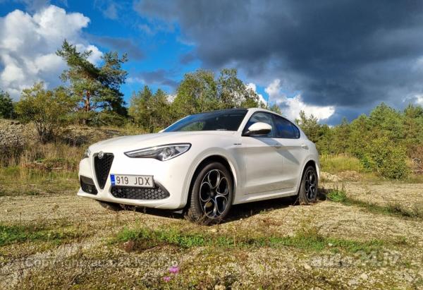 White Alfa Romeo Stelvio 2021 in Tallinn, with an engine capacity of 2.00 L and mileage of 24 thousand km for 37990 €, photo 1 on AUTOMOTO.COM.LV