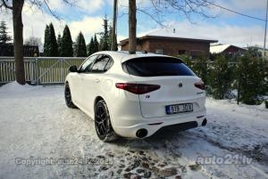 White Alfa Romeo Stelvio 2021 in Tallinn, with an engine capacity of 2.00 L and mileage of 24 thousand km for 37990 €, photo 4 on AUTOMOTO.COM.LV