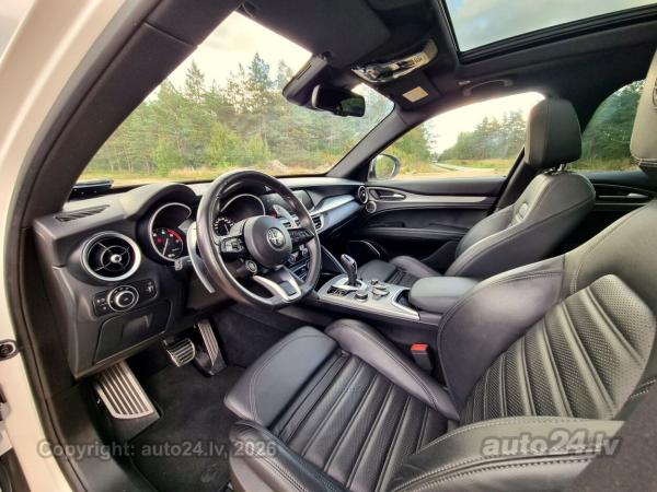 Balts Alfa Romeo Stelvio 2021 Tallina, ar dzinēja tilpumu 2.00 L un nobraukumu 24 tūkst. km par 37990 €, foto 11 vietnē AUTOMOTO.COM.LV