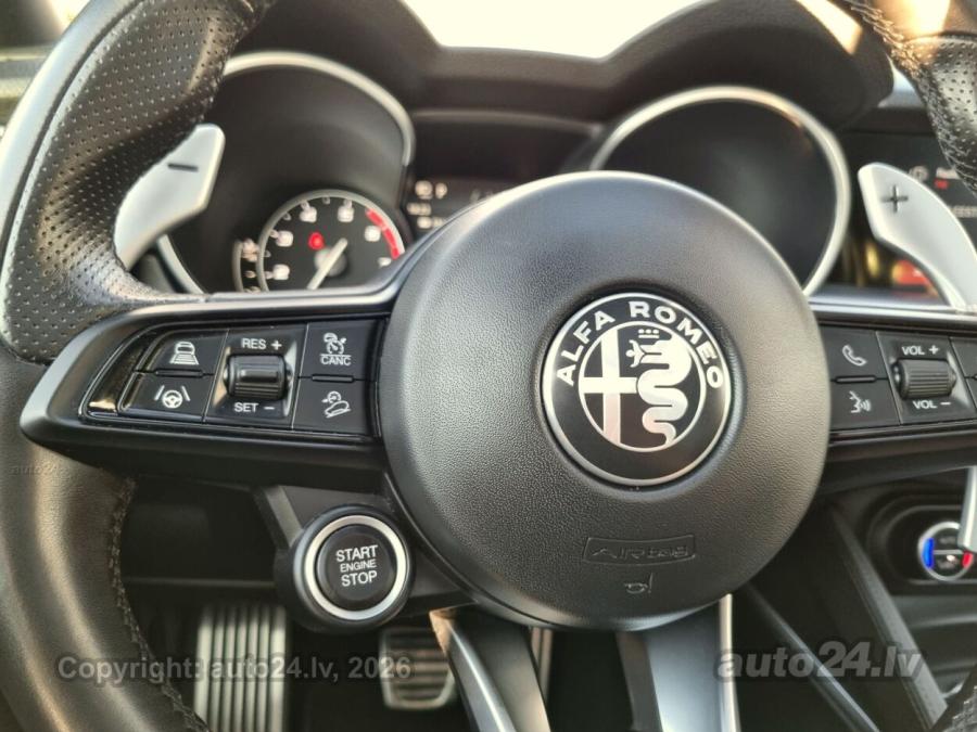 White Alfa Romeo Stelvio 2021 in Tallinn, with an engine capacity of 2.00 L and mileage of 24 thousand km for 37990 €, photo 13 on AUTOMOTO.COM.LV