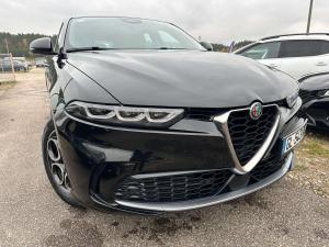 Black Alfa Romeo Tonale 2022 in Vilnius, with an engine capacity of 1.47 L and mileage of 193 thousand km for 16390 €, photo 5 on AUTOMOTO.COM.LV