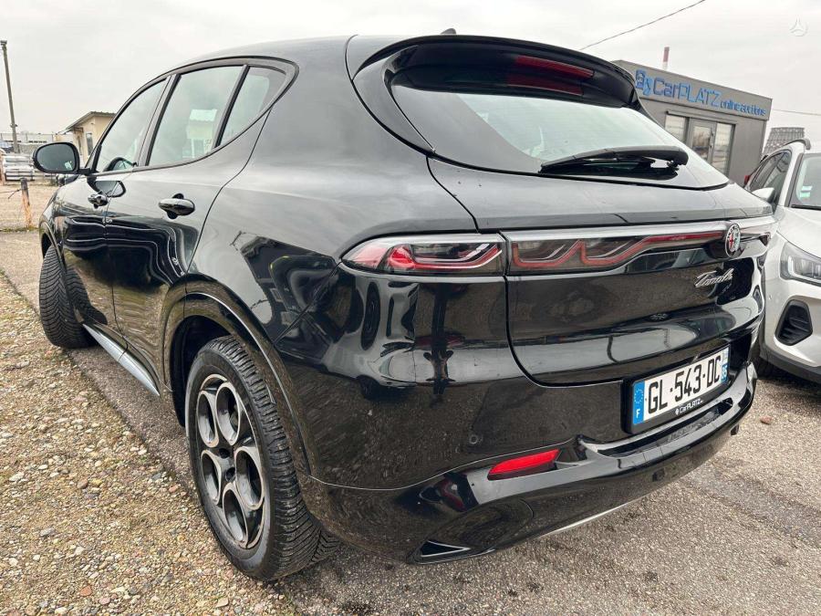 Black Alfa Romeo Tonale 2022 in Vilnius, with an engine capacity of 1.47 L and mileage of 193 thousand km for 16390 €, photo 10 on AUTOMOTO.COM.LV