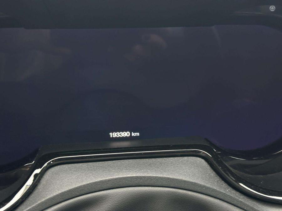 Black Alfa Romeo Tonale 2022 in Vilnius, with an engine capacity of 1.47 L and mileage of 193 thousand km for 16390 €, photo 23 on AUTOMOTO.COM.LV