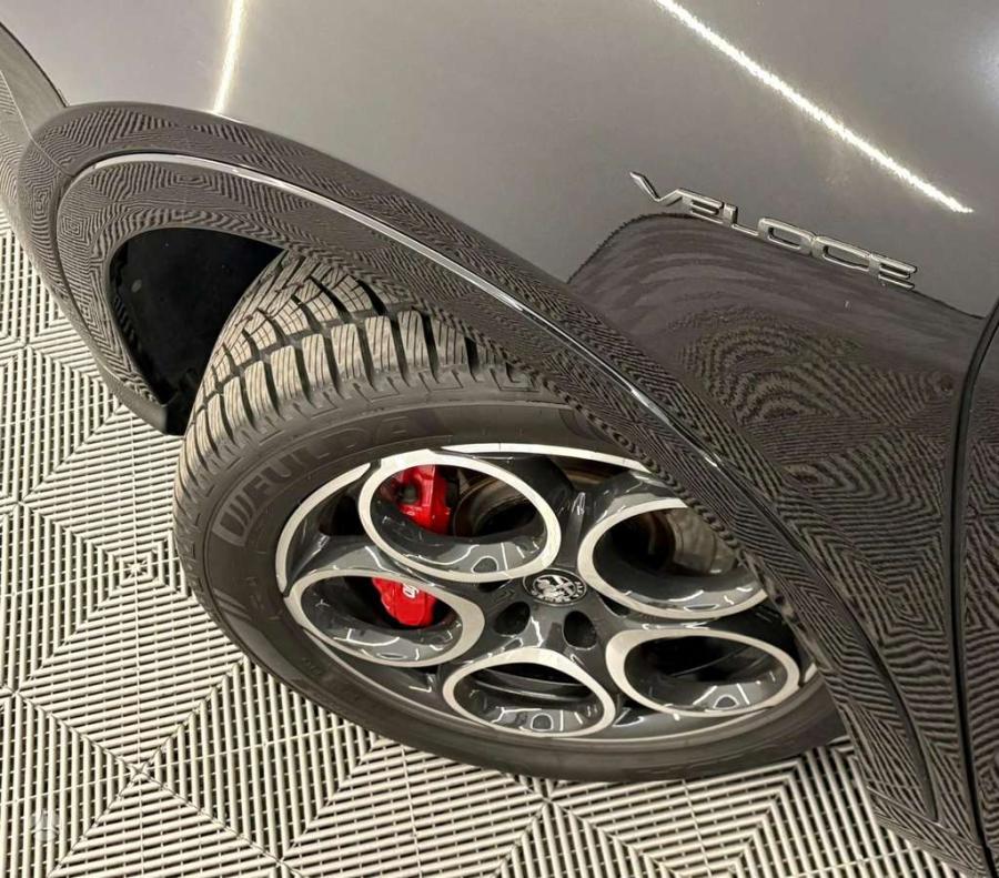Melns Alfa Romeo Tonale 2024 Marijampole, ar dzinēja tilpumu 1.60 L un nobraukumu 47 tūkst. km par 24999 €, foto 19 vietnē AUTOMOTO.COM.LV