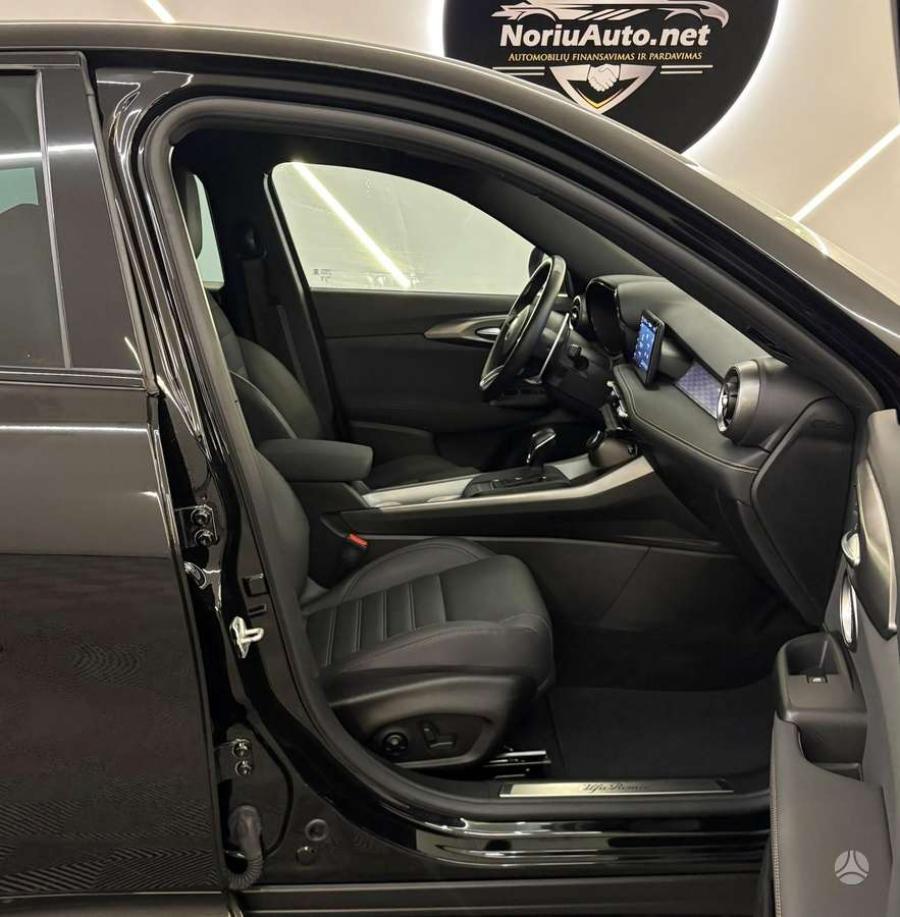 Melns Alfa Romeo Tonale 2024 Marijampole, ar dzinēja tilpumu 1.60 L un nobraukumu 47 tūkst. km par 24999 €, foto 26 vietnē AUTOMOTO.COM.LV