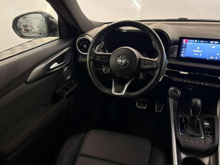 Melns Alfa Romeo Tonale 2024 Marijampole, ar dzinēja tilpumu 1.60 L un nobraukumu 47 tūkst. km par 24999 €, foto 30 vietnē AUTOMOTO.COM.LV