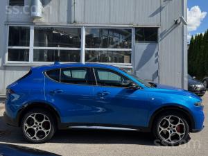Blue Alfa Romeo Tonale 2023 in Riga, with an engine capacity of 1.50 L and mileage of 118 thousand km for 21900 €, photo 5 on AUTOMOTO.COM.LV