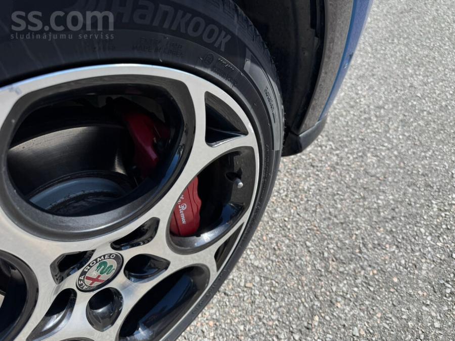 Zils Alfa Romeo Tonale 2023 Rīga, ar dzinēja tilpumu 1.50 L un nobraukumu 118 tūkst. km par 21900 €, foto 13 vietnē AUTOMOTO.COM.LV
